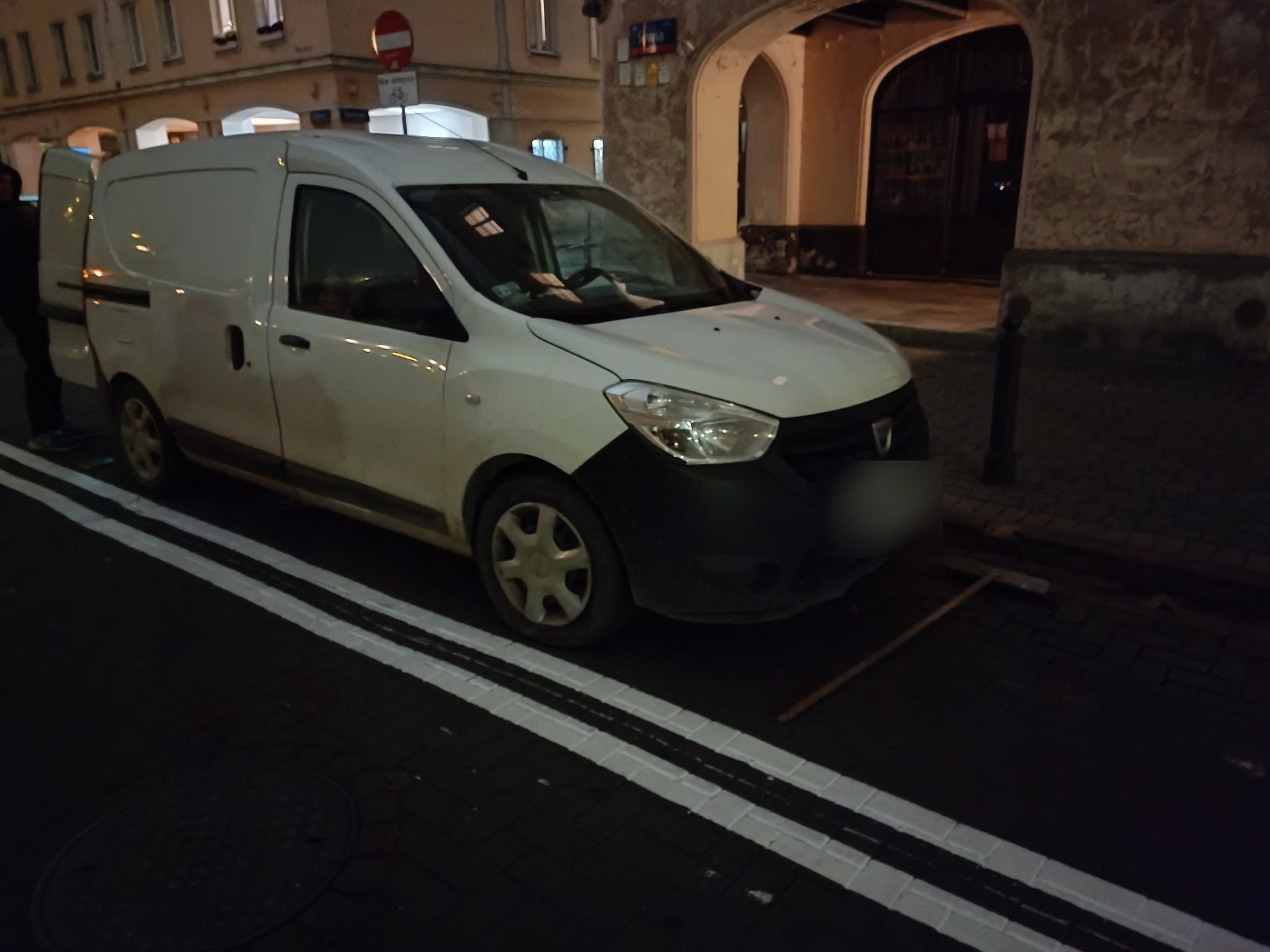 Radny alarmuje: "Powstaje właśnie tak zwana strefa zamieszkania czyli ...