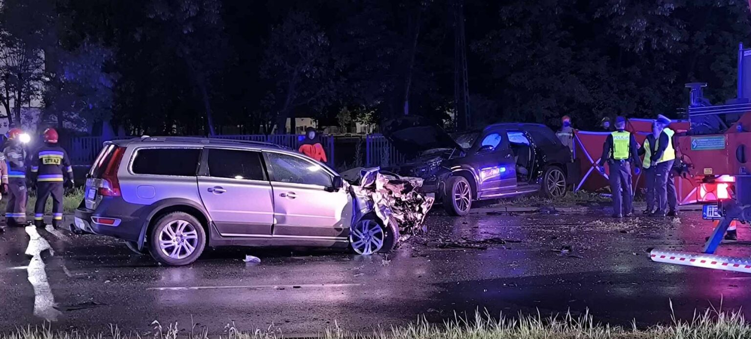 Tragiczny, śmiertelny wypadek. Nie żyją dwie osoby. Droga zablokowana - Warszawa W Pigułce